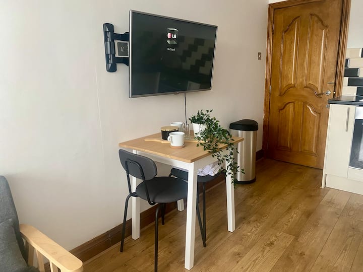 Modern Studio With Free Parking & Near Transport - 倫敦