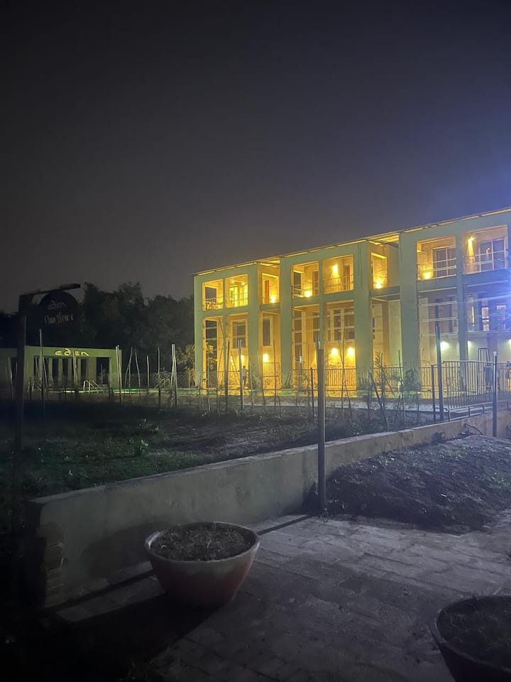 10 Rooms Clubhouse With Full Amenities - Bardoli