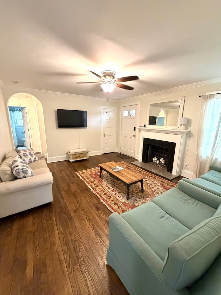 Central Greenville Cozy Cottage - Saluda Lake, SC