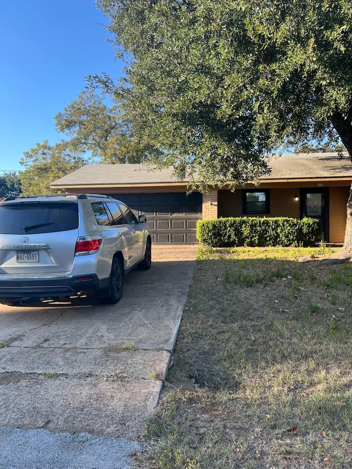 Fully Furnished 3bd 2bth Warm - Palestine, TX