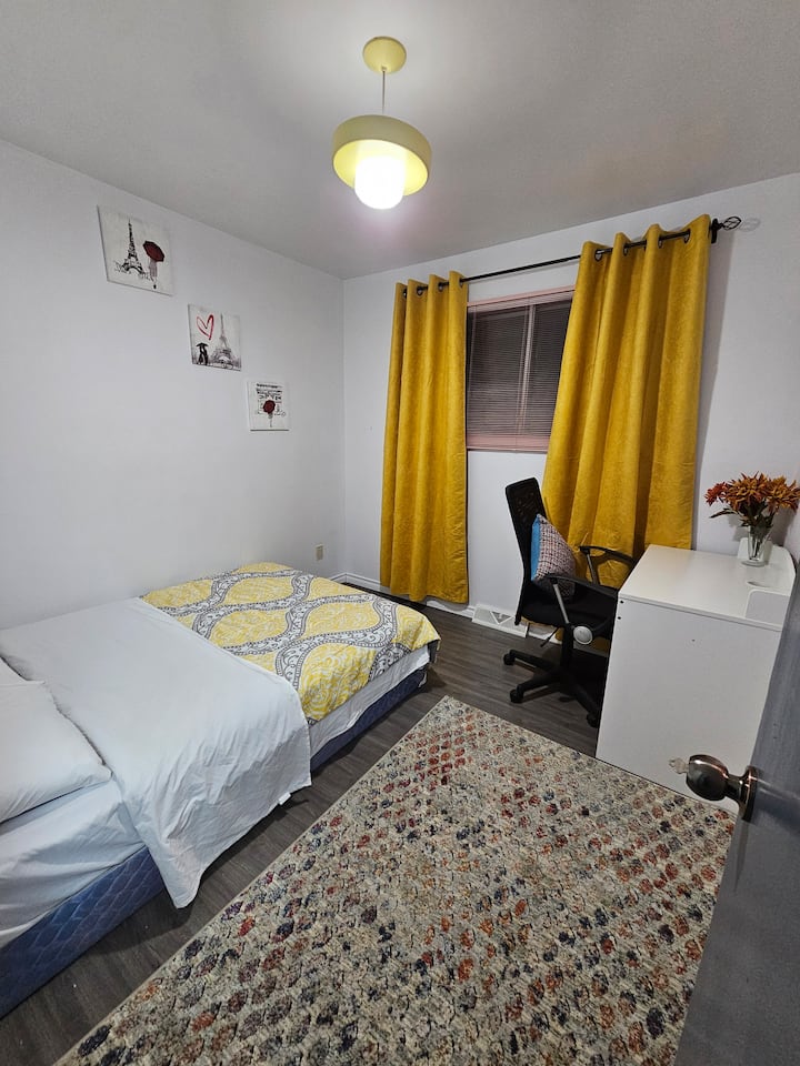 Private Room In Charleswood Home - Winnipeg