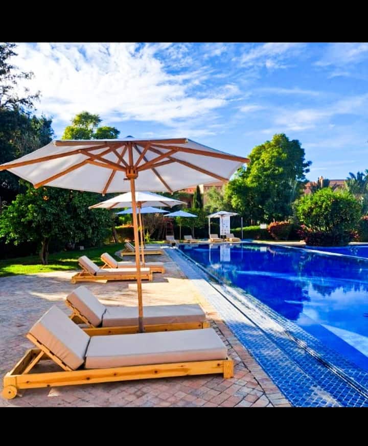 Appartement éLégant Avec Vue Sur Jardin - Marrakech