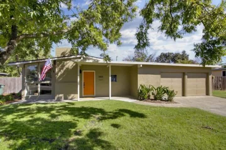 The Sunnyvale House - Sacramento, CA