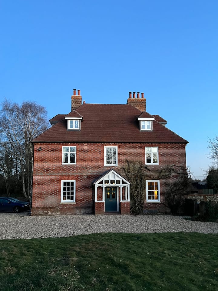 Chiltern Farmhouse - Reading