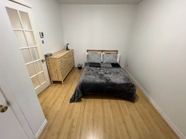 Cozy 3br |Walk To Plains Of Abraham + Free Parking - Levis