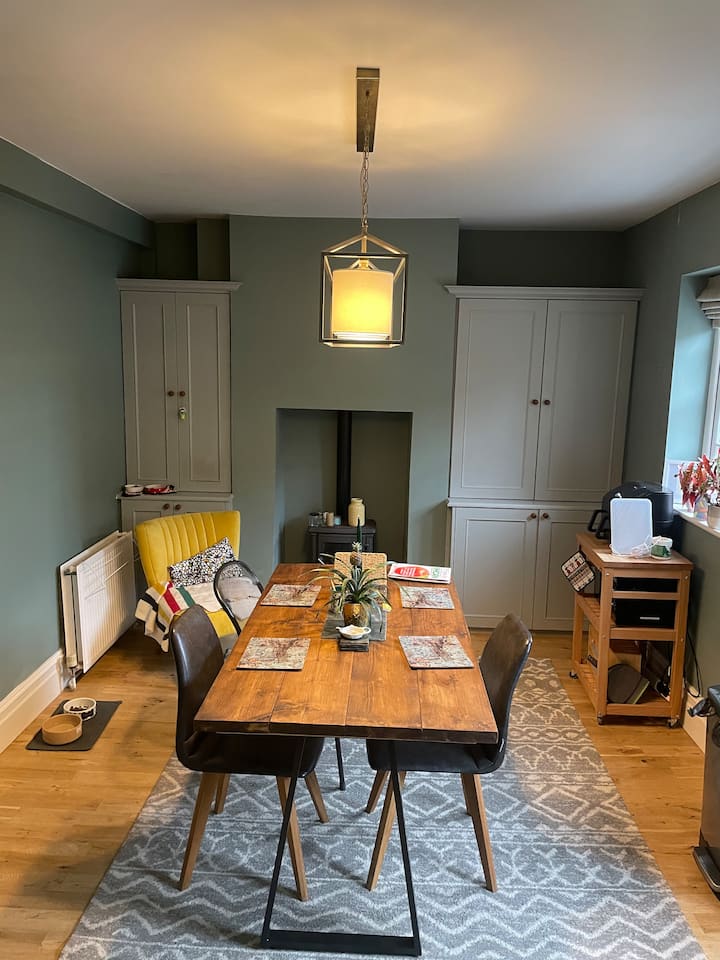 Room - Burley In Wharfedale - Working Professional - Ilkley