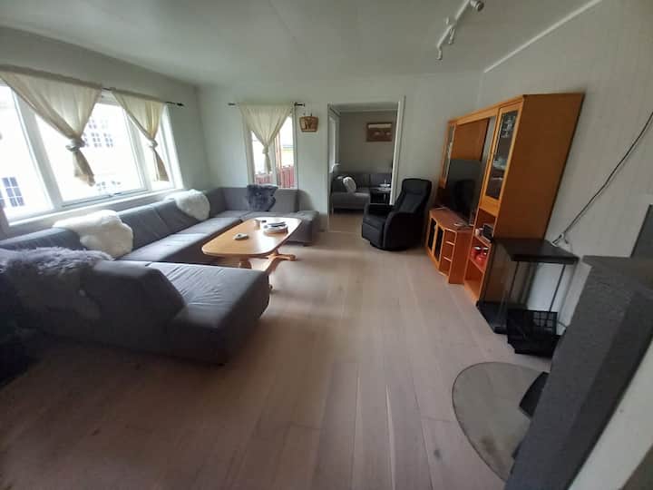 Et Privatrom Nr 2 I En Stor Leilighet - Parkering - Tromsø
