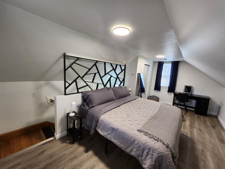 Private Remodeled Home - Near Tf Green Airport Pvd - Warwick, RI