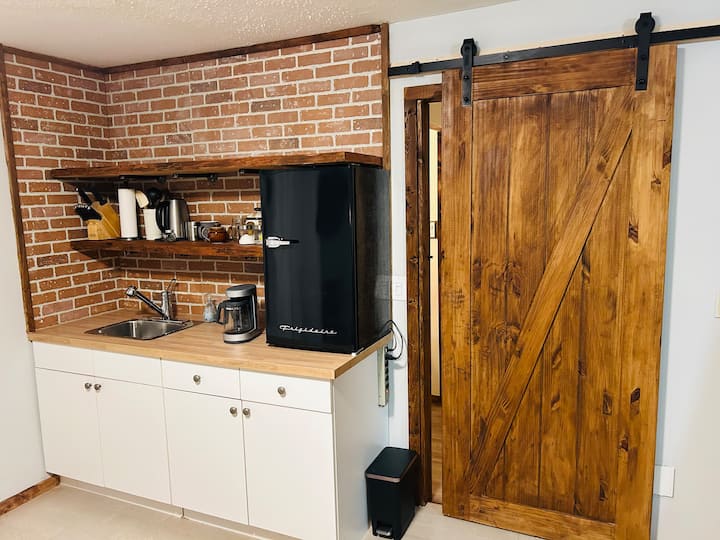 Cozy One-bedroom Suite - Comox
