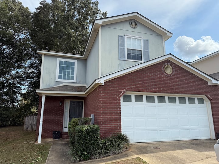 Enterprise 3br, 2.5 Bath Hidden Gem! - Lake Francis, Enterprise