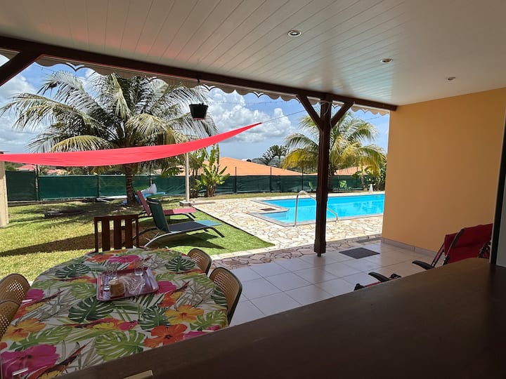 Kay Ti Mafo F3 100 M2 Avec Piscine 8*4 Au Sud - Martinique