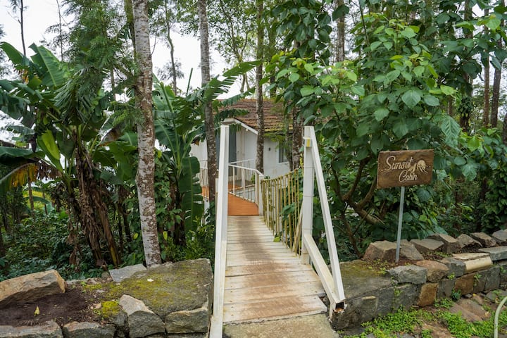 Tipperary Sunset Cabin - With Sunset & City Views - Yercaud