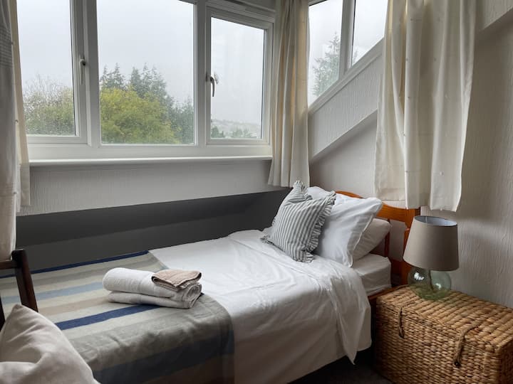 Cosy Twin Room With Park View - Falmouth