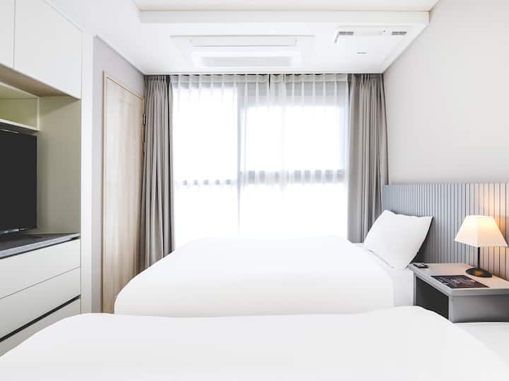 [Elmomento Sasang]신축레지던스/최고급시몬스침대ss+ss/캡슐커피/사상터미널 - Busan