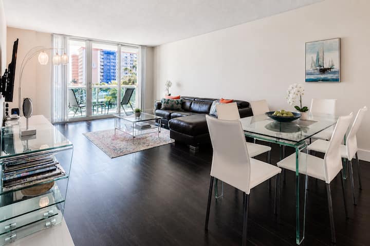 Great Sunny Isles Lodging - Sunny Isles Beach, FL