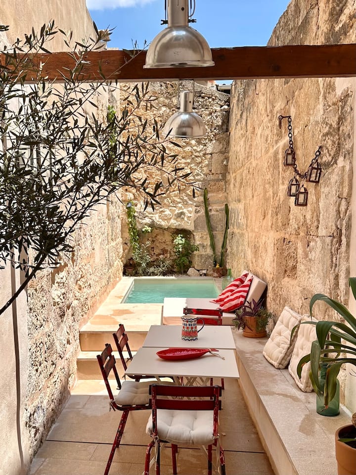Newly Renovated Townhouse. Monthly Rent - Mallorca