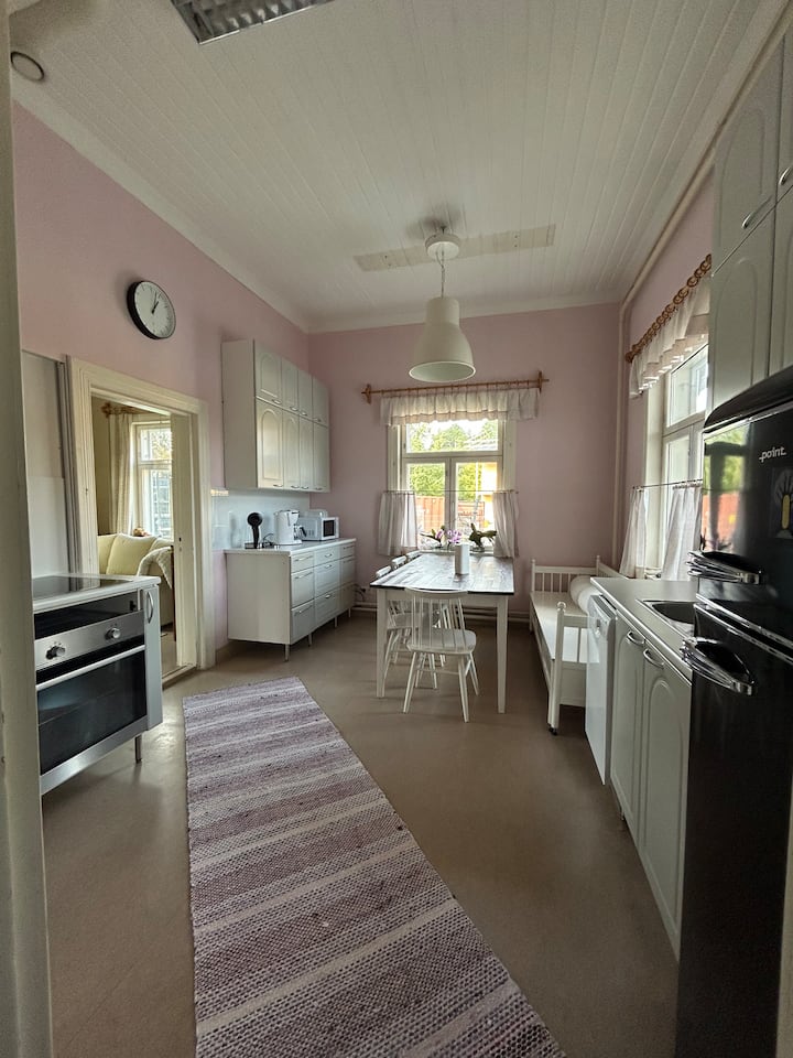 Tunnelmallinen Kaksio Karsikon Kansakoululla - Joensuu