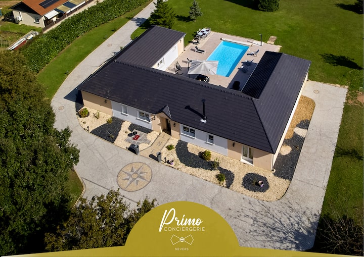 *Villa Du Bonheur* Piscine, Terrain Pétanque ! - France