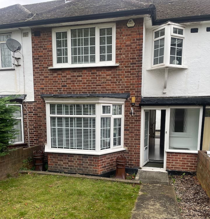 3 Bedroom House - Kingston upon Thames