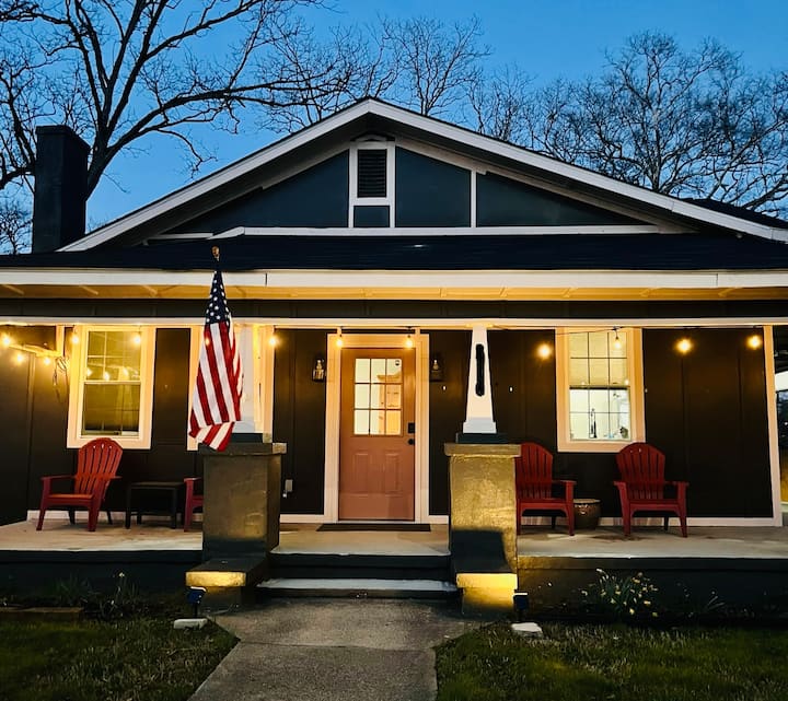 Clean, Charm, Near Dwn Gvl
3-2 Wraparound Porch - Greenville, SC