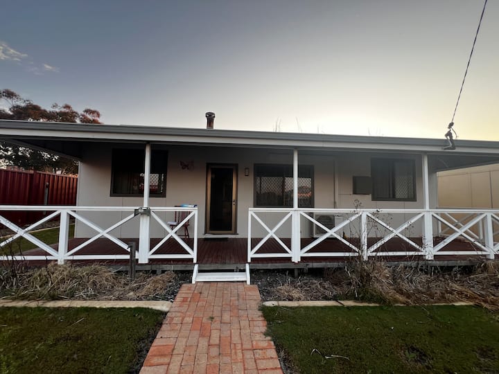 Butterfly Cottage Gnowangerup - Gnowangerup