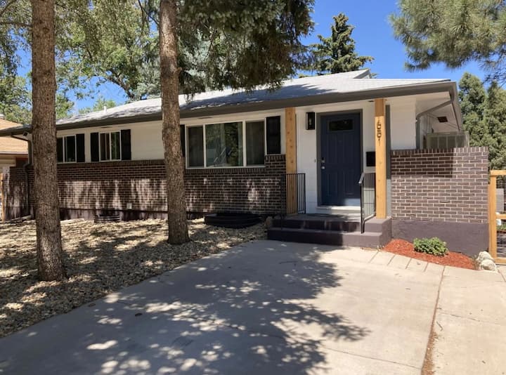 Cozy & Stylish 2br In West Colorado Springs - Manitou Springs, CO
