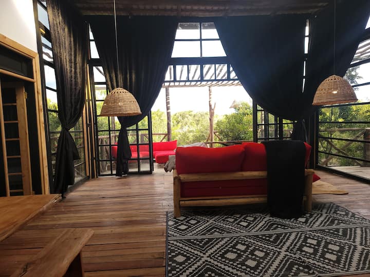 The Loghome - Warmth & Charm - Kenya