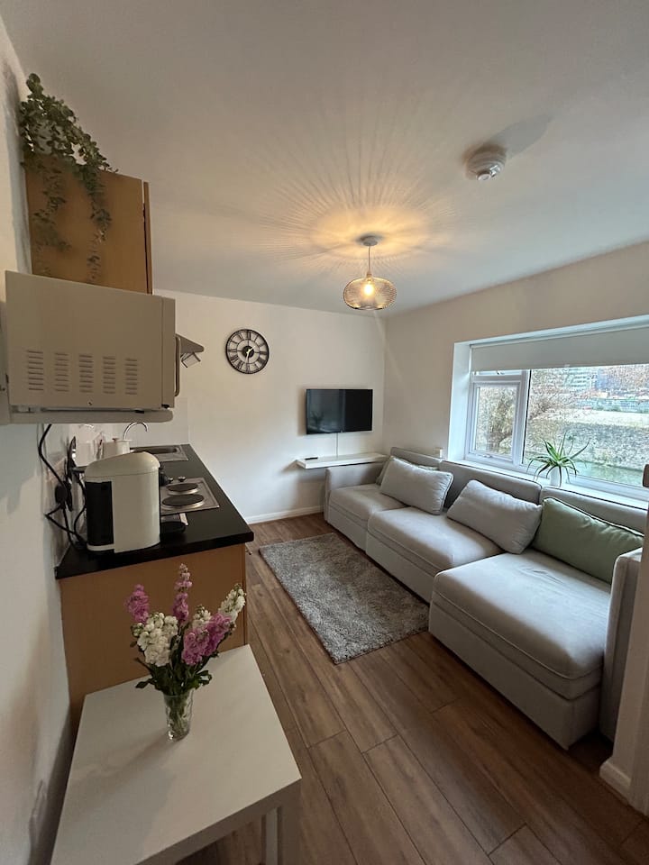 31 Canal Apartments, Canal View -Temple Meads - Bristol