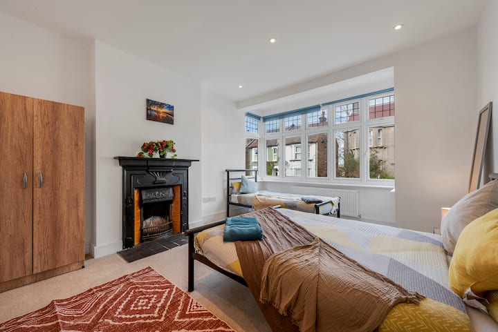 Brand New 5-bedroom House - 25min To London - Croydon, UK