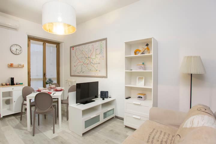 Esmerald Home Isola/garibaldi - Milan