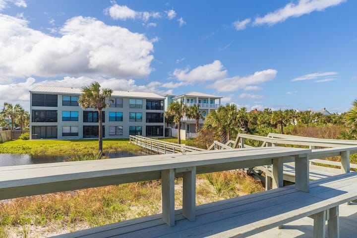 Charming 2 Bedroom Oceanfront Rental! - St. Augustine Beach, FL
