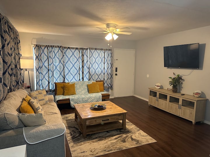 Cozy 4 Bed, 1 Bath Home In The Heart Of Valdosta! - Valdosta, GA