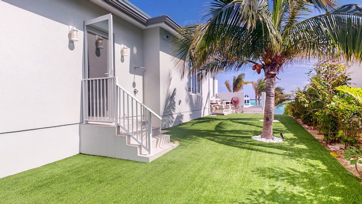 Beach House Family Tides - Cayman Islands