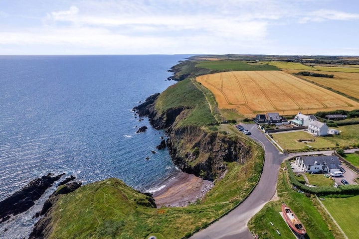 Clifftop Cracker! - Youghal