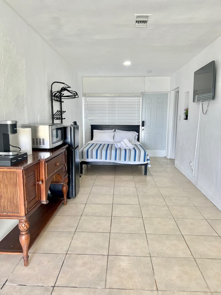 Waterfront Private Guest Unit - St. Petersburg, FL