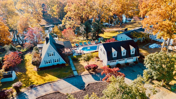 Hailey’s Lake House With Pool And Hot Tub. - Lake Bowen, SC
