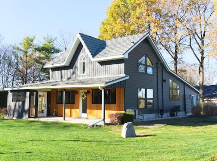 Charming 3 Bdrm In Town Of Blue Mountain - Thornbury