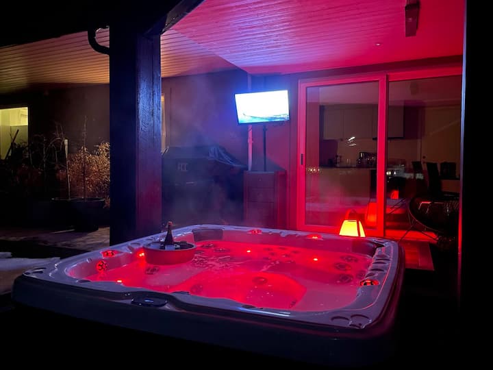 Det Lille Ekstra, 3 Roms, Jacuzzi Og Carport. - Molde