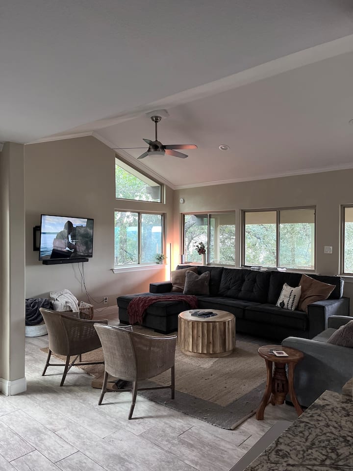 Quaint Hill Country Lake Suite! - Lakeway, TX