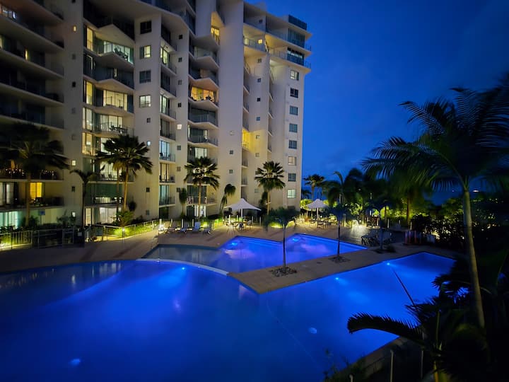 Cairns Reefside Retreats - Private Hotel Room - Cairns