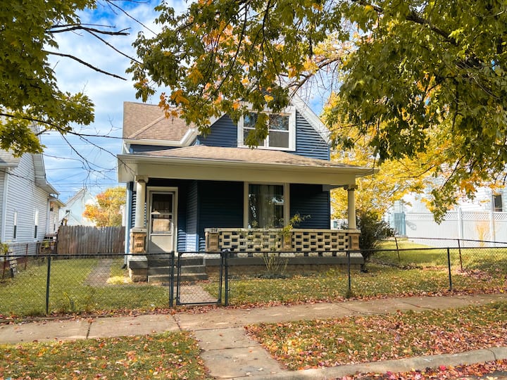 Historic Home Near Downtown Indy - Mars Hill, IN