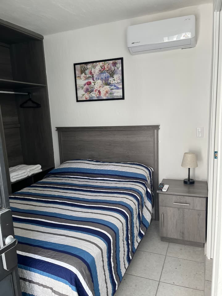 Cerca Del Hospital Civil Viejo - Guadalajara