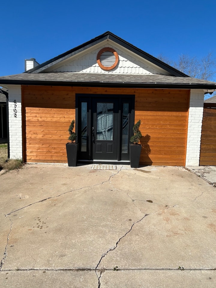 Solaris Gatehouse - Austin