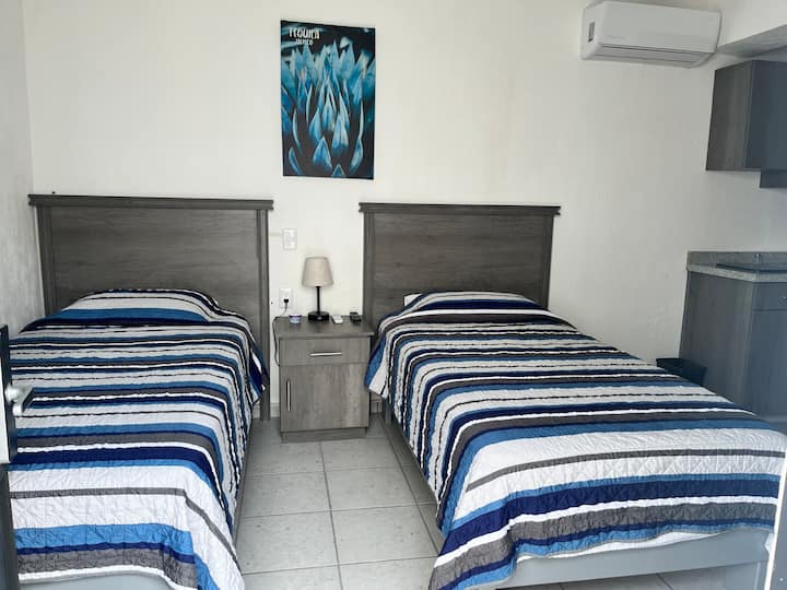 Shared Twin Studio For Med Residents - Guadalajara, Jalisco, Mexique