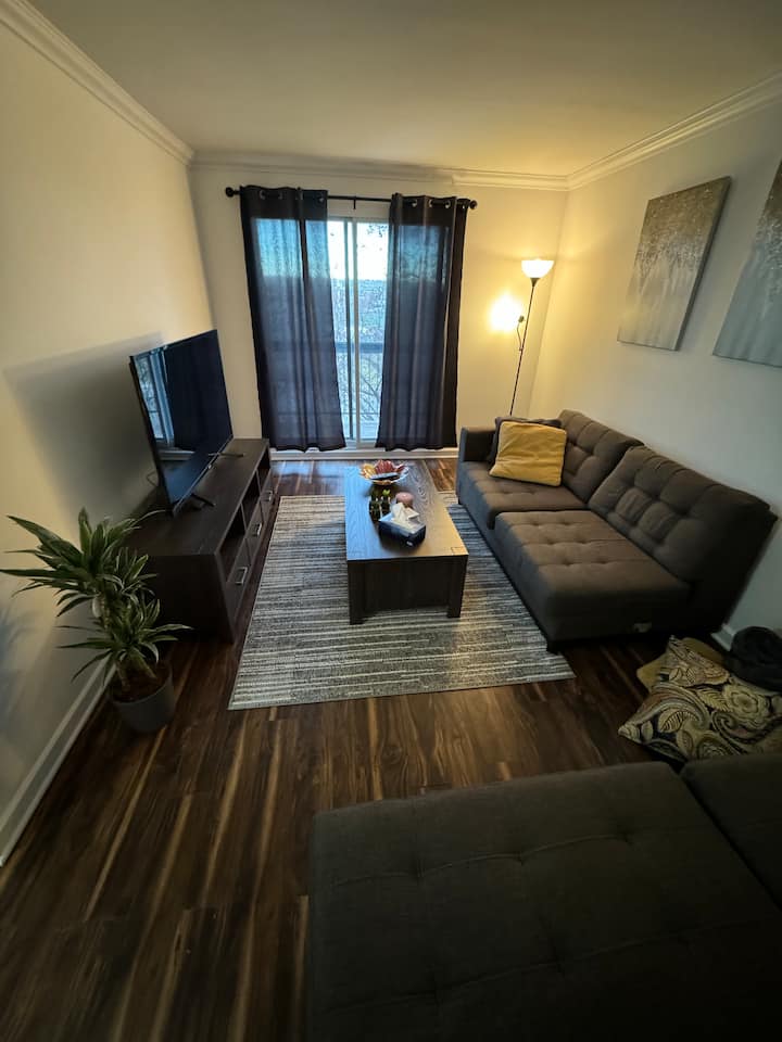 Ste-rose 2 Bedroom Apt - Laval