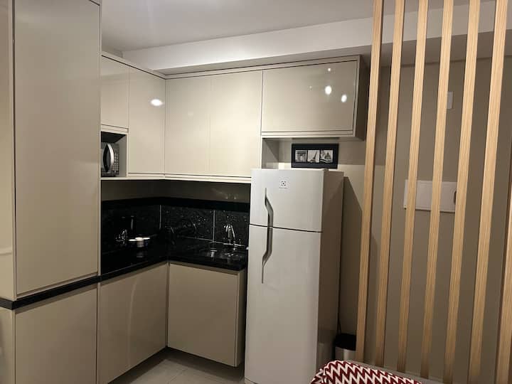 Novo! 5 Minutos Savassi– Praticidade Com Conforto - Belo Horizonte