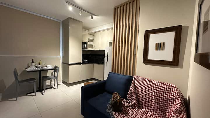 Novo! 5 Minutos Da Savassi – Prático Com Conforto - Belo Horizonte