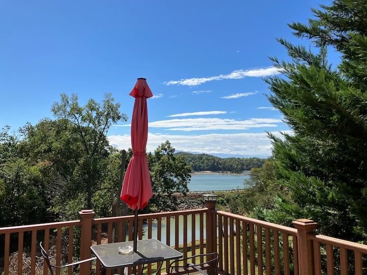 Cozy Cottage W/ Lake View Close To Dollywood - Dandridge, TN