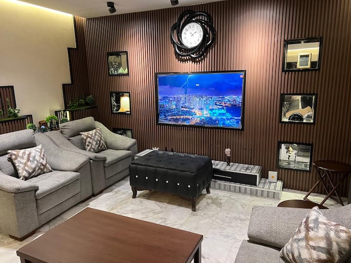 Lovely 3-bedroom Fully Furnished Near Crown Plaza - Amman