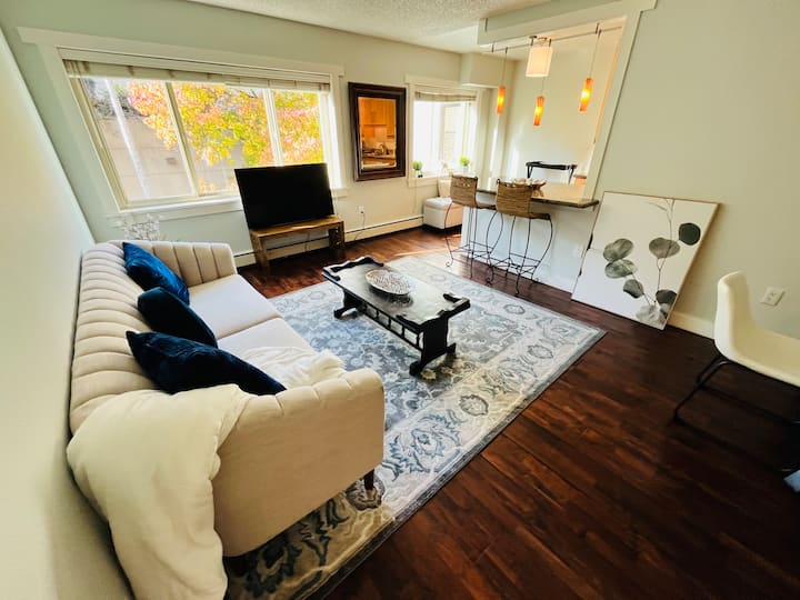 Chic Condo By Capital Hill Seattle Walk Everywhere - Seattle, WA